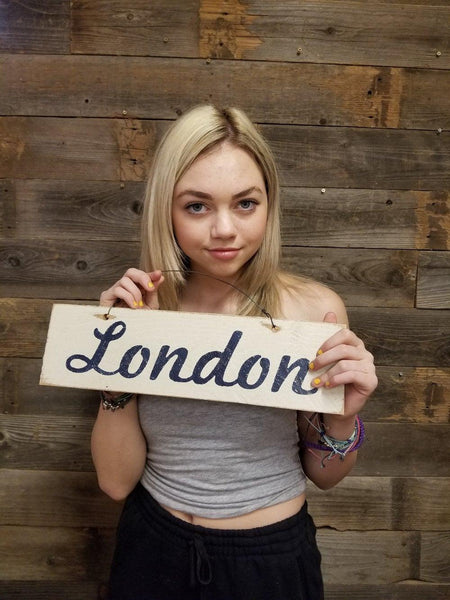 LONDON (Cursive) – Weathered Signs