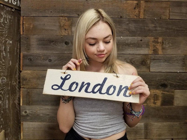 LONDON (Cursive) – Weathered Signs