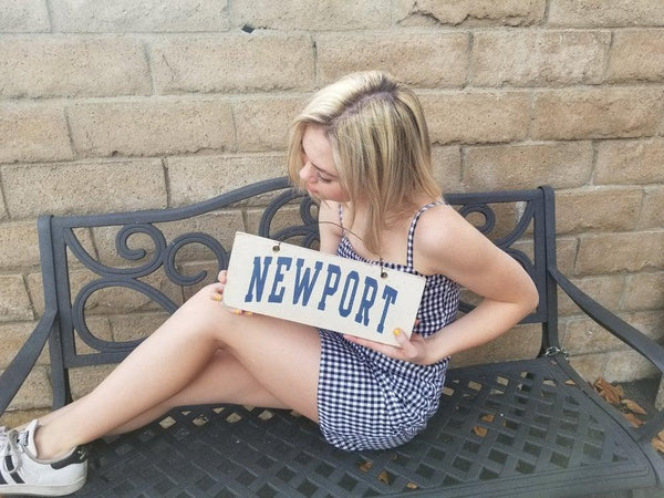 NEWPORT (Arched) – Weathered Signs